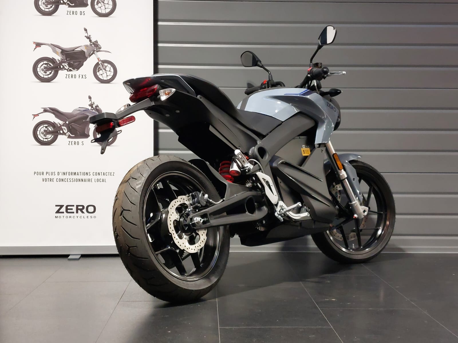 ZERO MOTORCYCLES S 11KW ZF 14.4 2024 1 cm3 | moto roadster | 151 km | Gris | 85000 La roche sur yon