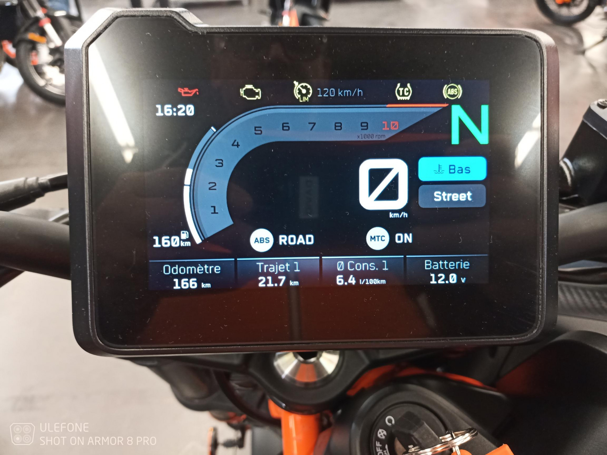 KTM 390 DUKE ABS 2025 390 cm3 | moto roadster | 166 km | 59113 Seclin