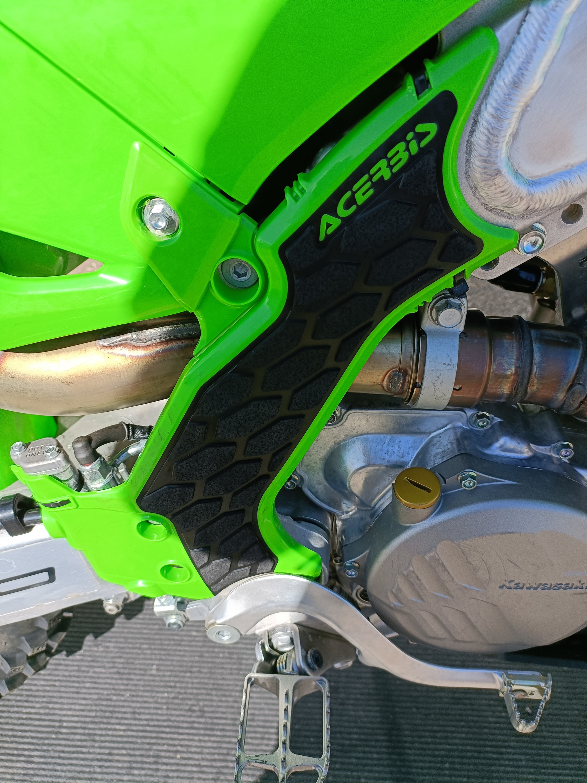 KAWASAKI KX 250 X HOMOLOGUE 2.8 HEURE 1ERMAIN + ACCESS 2025 250 cm3 | moto enduro | 3 km | Vert ...