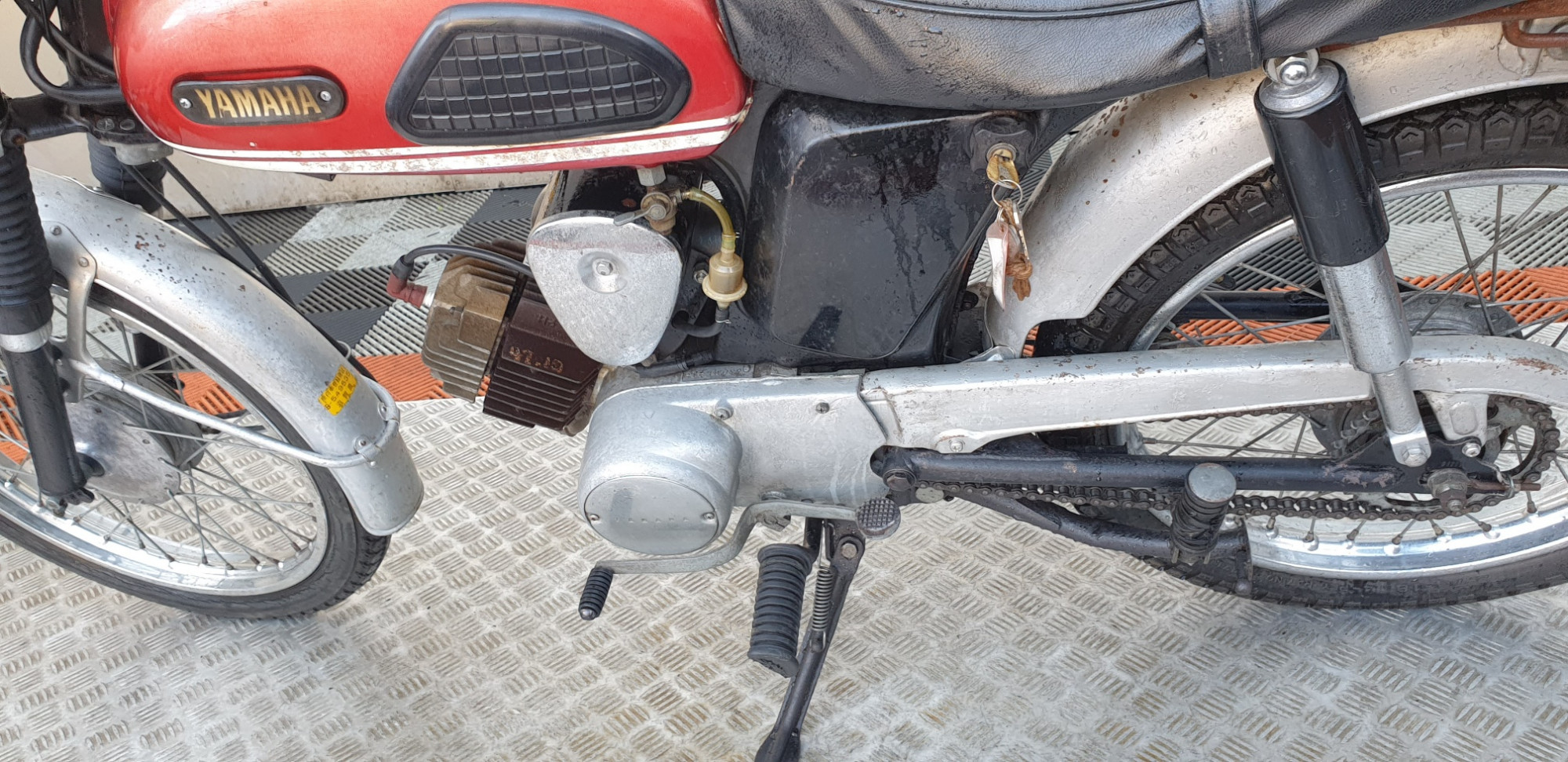 YAMAHA YB 90 1970 90 cm3 | moto trail | 17 757 km | Rouge | 13127 Vitrolles