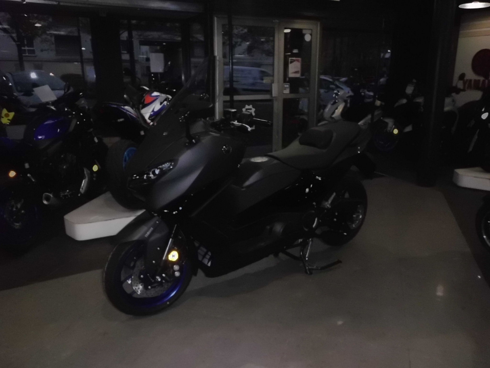 YAMAHA XP T-MAX 560 2025 560 cm3 | scooter | 690 km | Noir | 92500 Rueil malmaison
