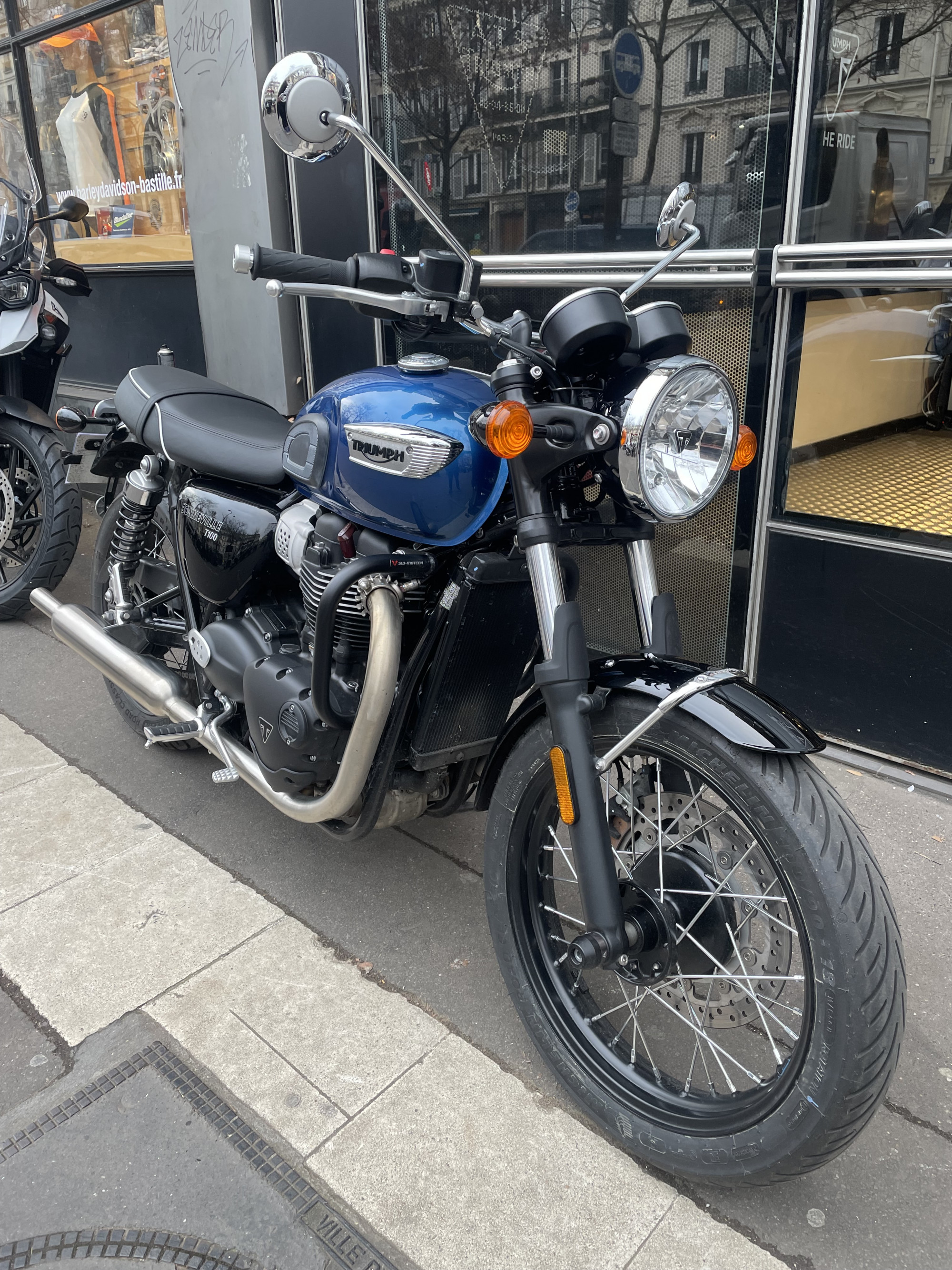 TRIUMPH BONNEVILLE T100 900 2023 900 cm3 | moto roadster | 1 120 km | Bleu | 75003 Paris 03